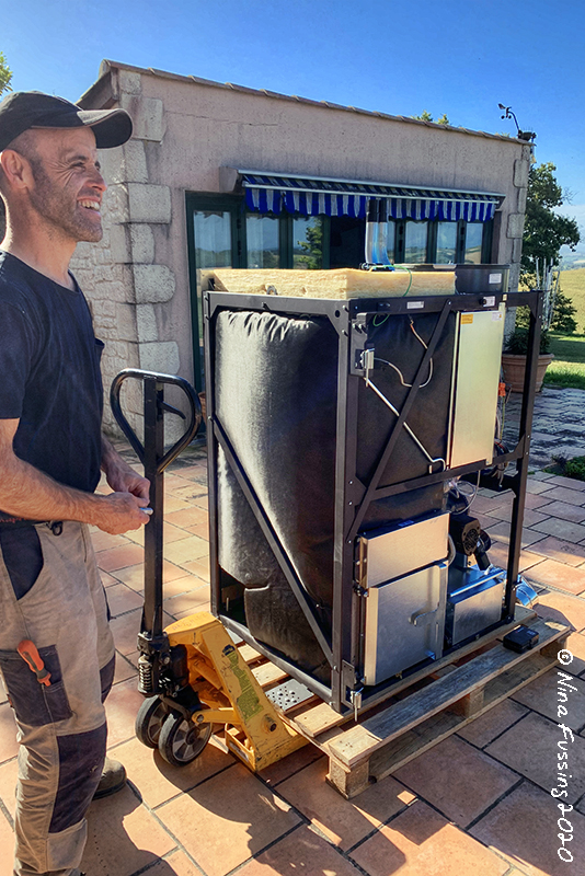 Running On Pellets – Wheeling It: Tales From a Nomadic Life